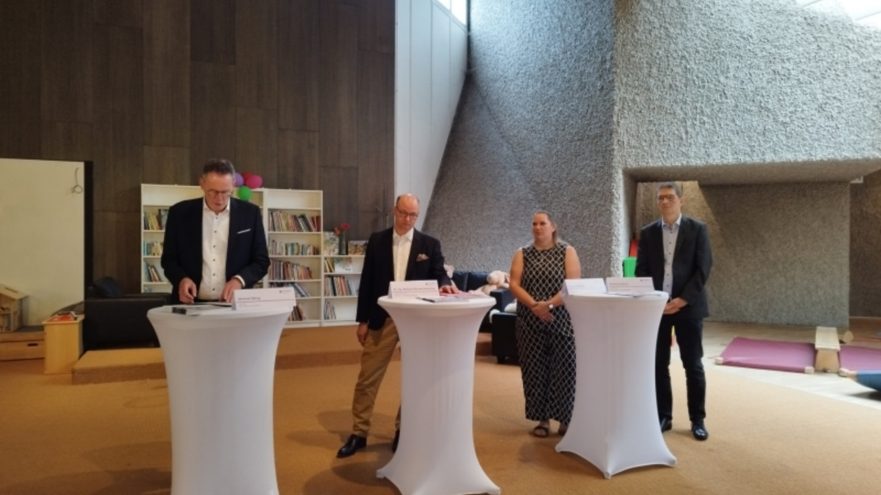 Kirche ist heute Kita: Minister Michael Ebling gibt Ausblick auf den Denkmaltag 2025 . Zentrum ...